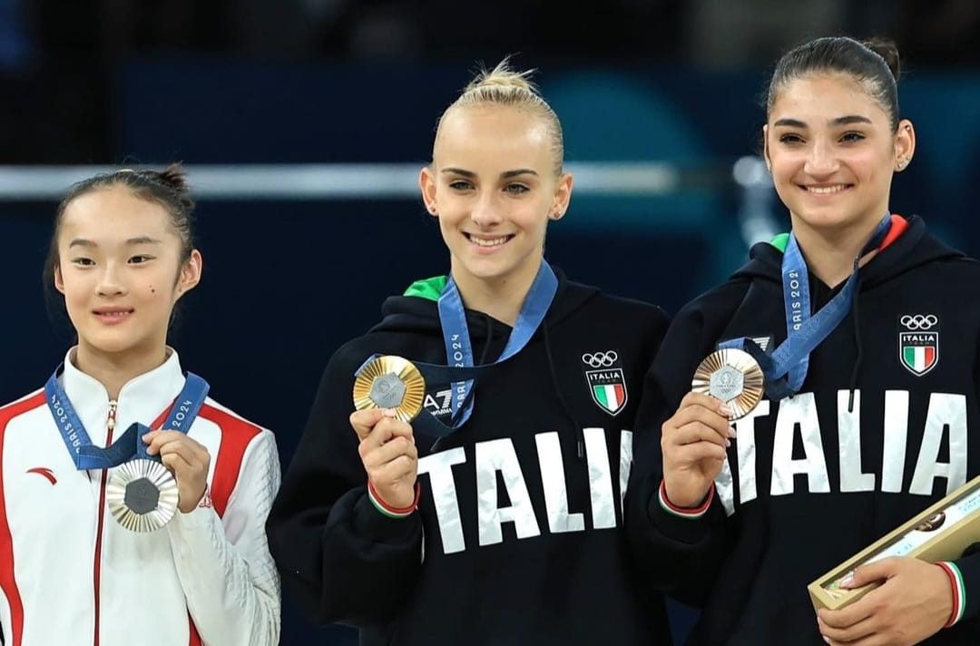 Alice D'Amato vince l'oro alla trave alle Olimpiadi di Parigi. Bronzo esposito